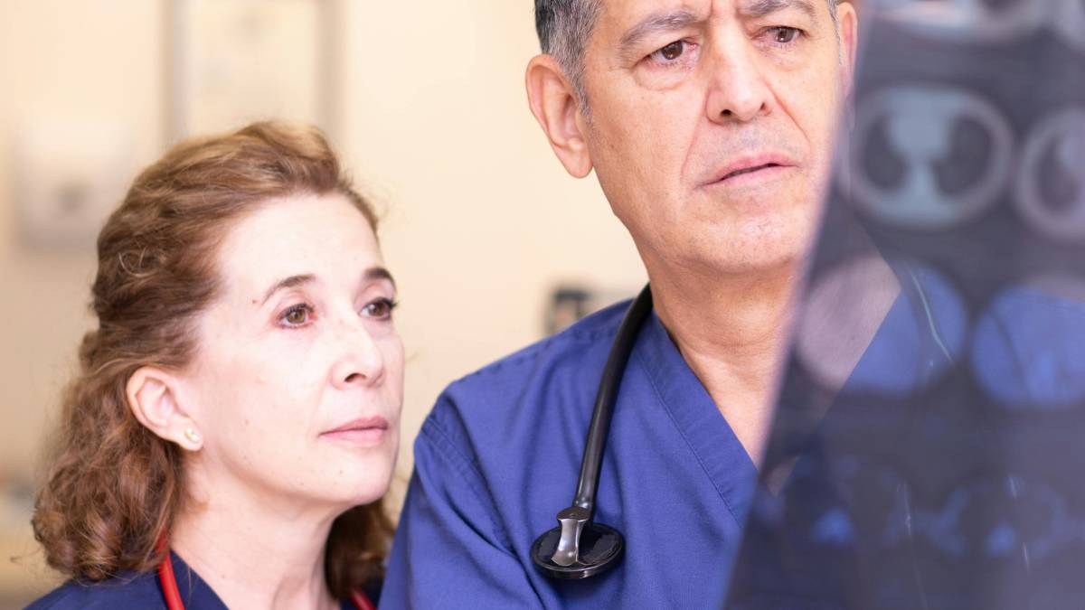 Primeiro caso no Reino Unido: menino de 9 anos passa por cirurgia que ...