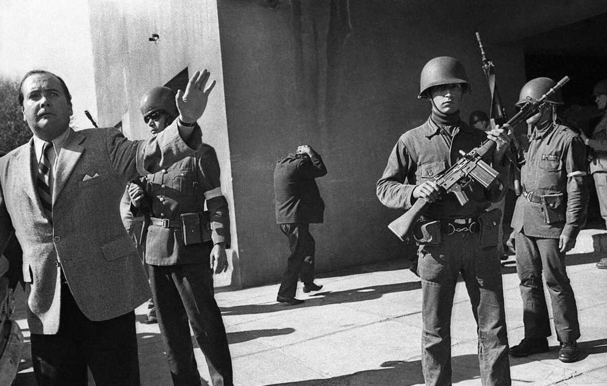 IMS tem mostras de Iole de Freitas, Evandro Teixeira e Helena Almeida ...