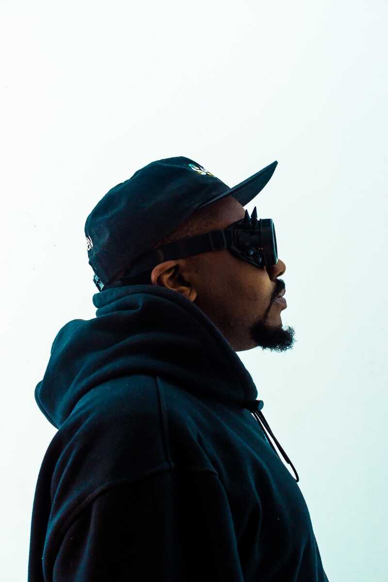 niLL apresenta show de lançamento do álbum 'O Resgate do Maestro ...