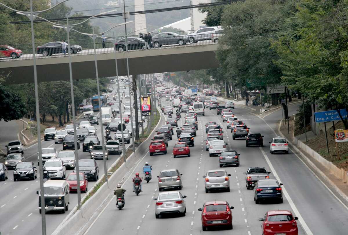 Marginal Tietê tem trânsito de 1h30 na noite de sexta-feira - Gazeta de ...
