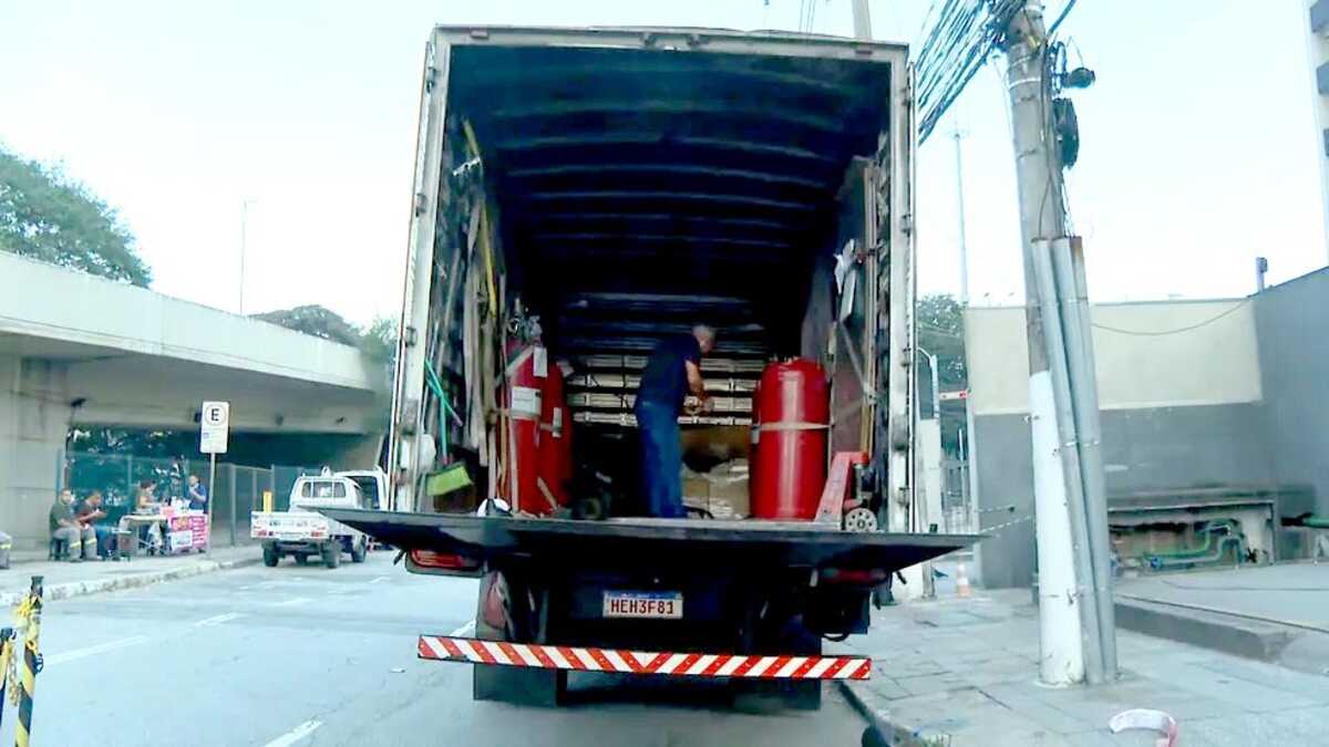 Homem morre após ser atingido por explosão de extintor de incêndio em ...