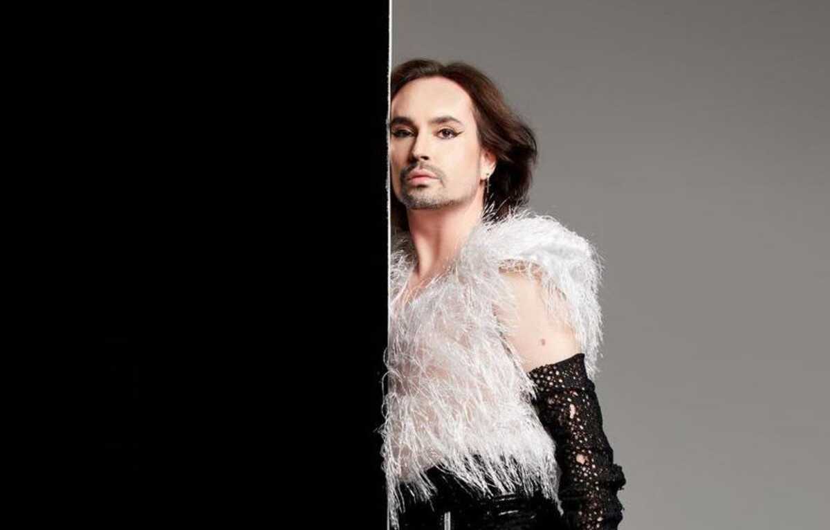 Johnny Hooker estreia turnê de 20 anos de carreira em SP - Gazeta de ...