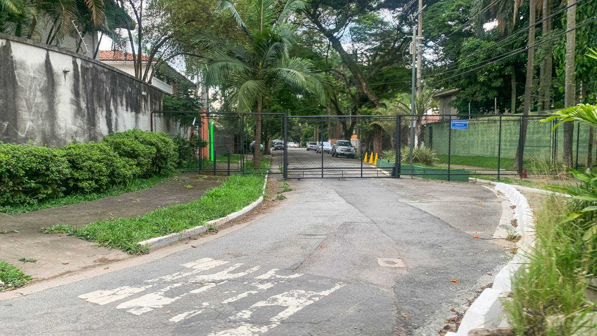 Curiosidade: cercamento de bairros de SP por grades têm respaldo legal ...