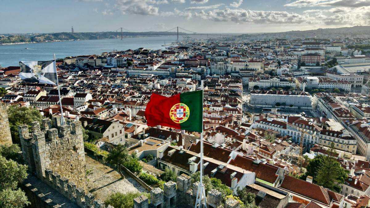 Portugal manda 5 mil brasileiros saírem do país em 20 dias - Gazeta de ...