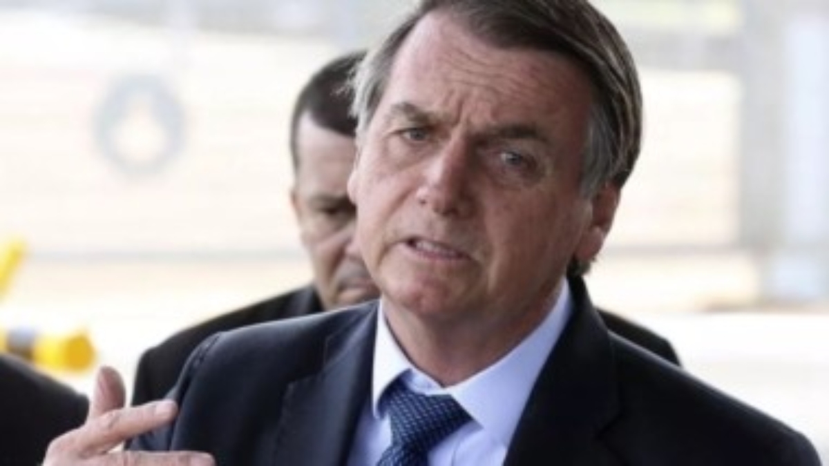 Bolsonaro se diz 'constrangido' por não poder ir à posse de Trump nos ...