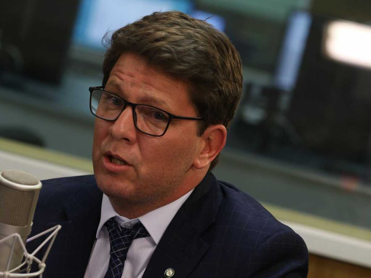 Mario Frias esbravejou muito e clamou a Deus contra projeto de jazz em ...